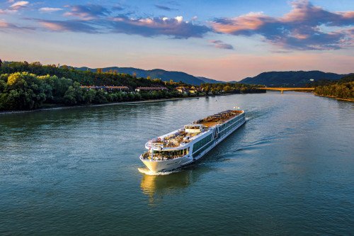 Amadeus River Cruising | Amadeus River Cruises