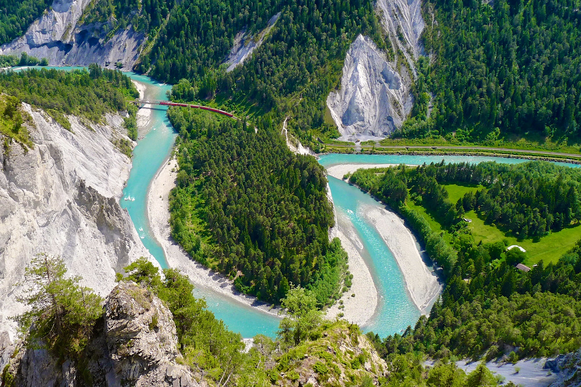 Rhine vs Danube: Which River Cruise is Right for You?